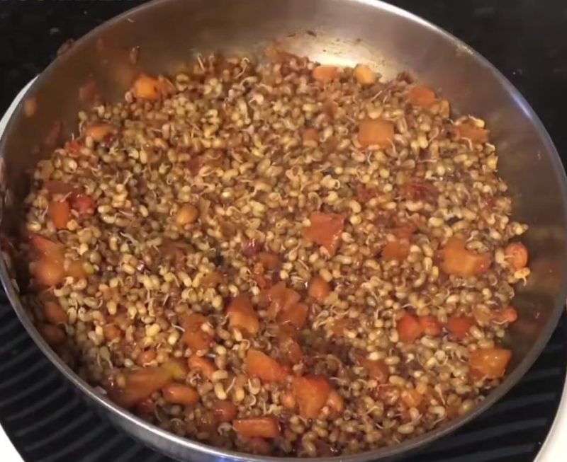 Moth Beans curry/Madike Kalu palya | Akshata's Kitchen - Easy Indian ...