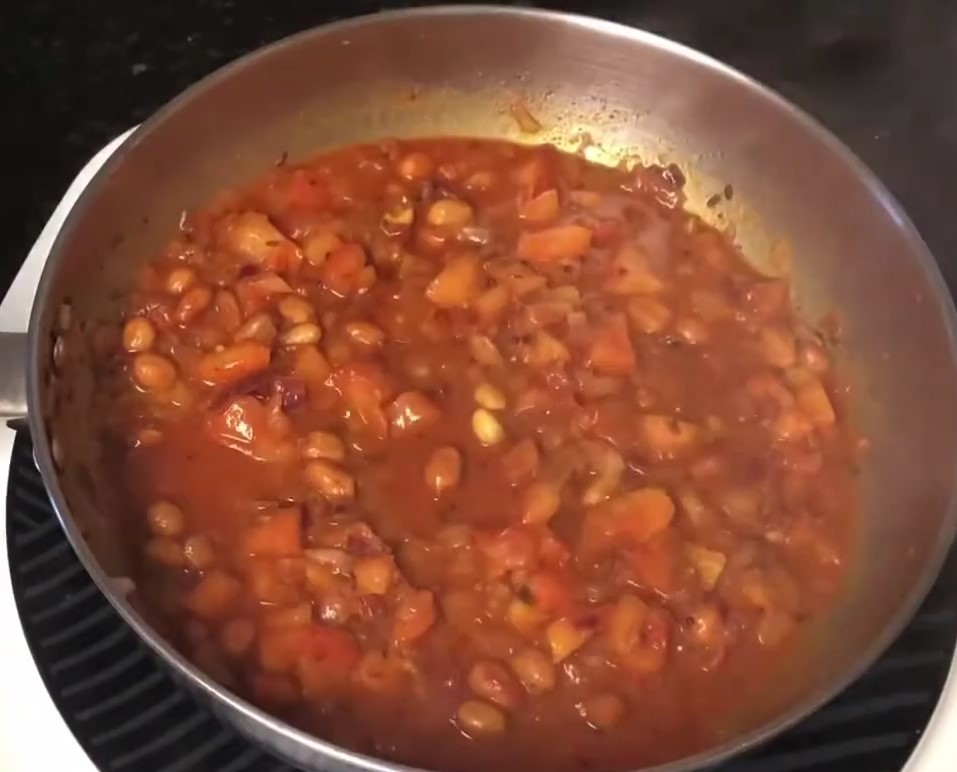 Moth Beans curry/Madike Kalu palya | Akshata's Kitchen - Easy Indian ...