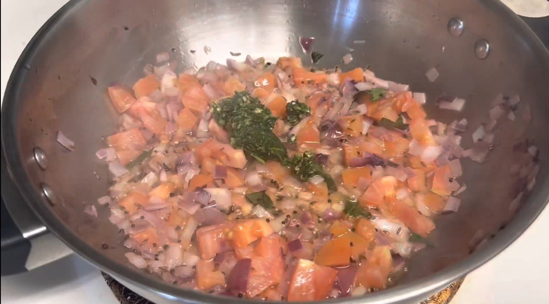 Alasande kalu palya recipe | Akshata's Kitchen - Easy Indian Recipes